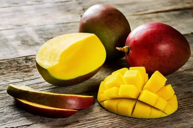 Sut i ddewis a chywiro afocado a mango