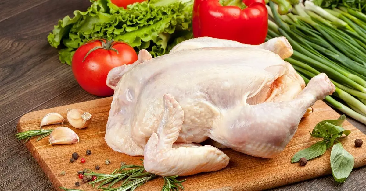 Tri jedi iz enega piščanca: kako rešiti shranjevanje ptic