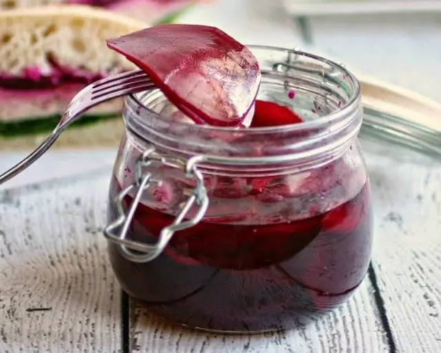 BEETS: as mellores receitas de deliciosos espazos en branco para o inverno