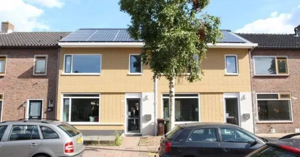 हॉलैंड में 10 दिनों में स्वायत्त घर बनाते हैं