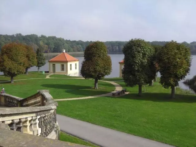 Utsikt fra slottet til Moritzburg Park