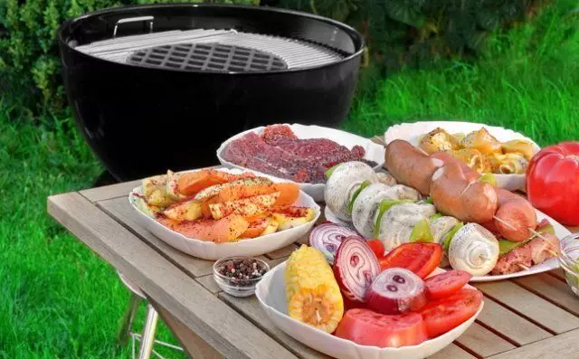 Barbecue barbecue barbecue grill noj zaub yees duab