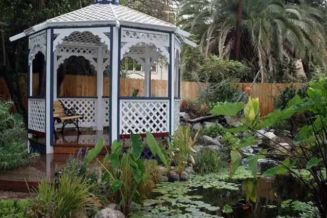 Beautiful and simple garden gazebos 1415_49