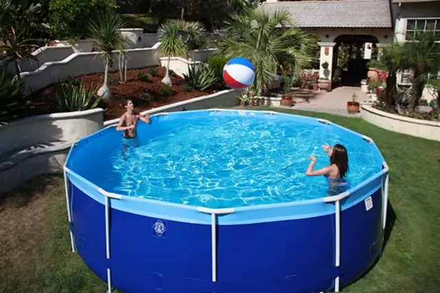 Which pool to install in the country? 1432_17