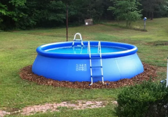 Which pool to install in the country? 1432_7