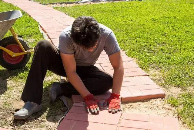 Laying tiles