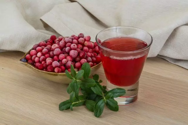 Lingonberry-tinkturo, receptoj de tinkturoj, tinkturo + pri alkoholo,