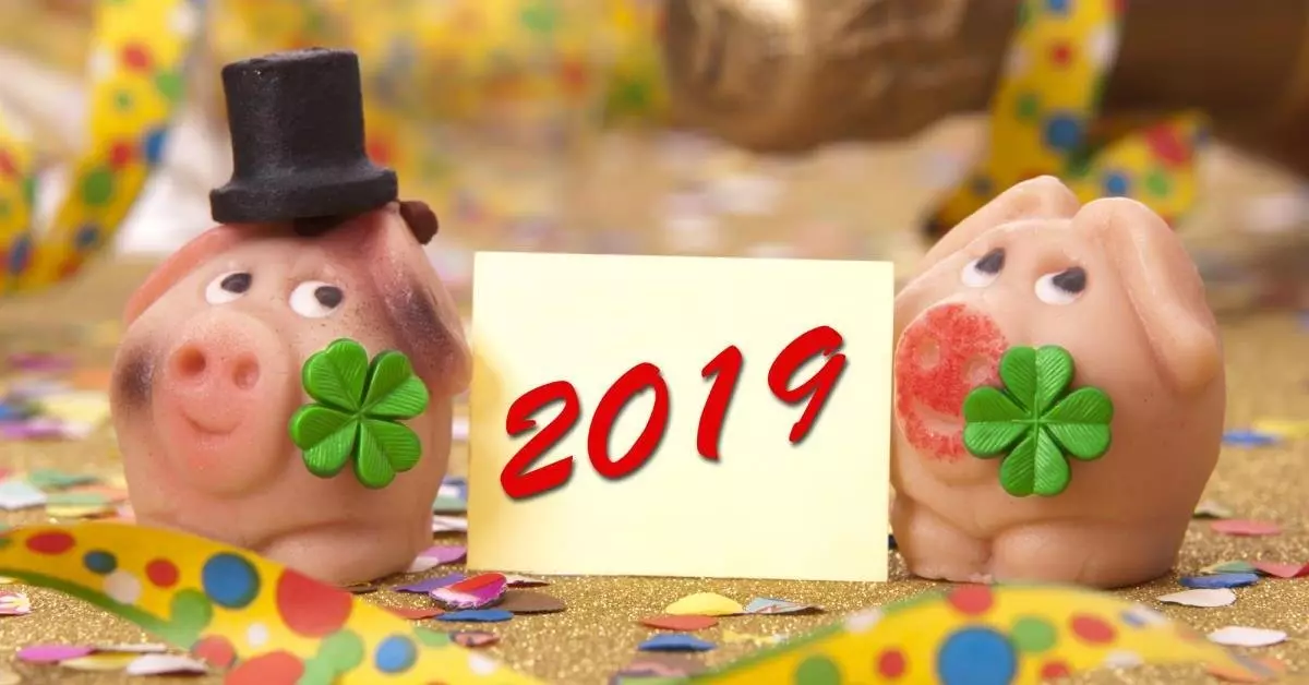 Tablo New Year a 2019: Ki sa ki ta dwe sou tab la fèstivite nan ane a nan kochon