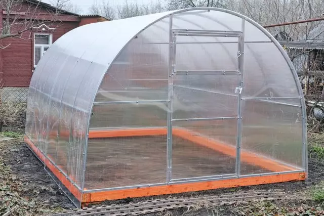 Polycarbonate greenhouse mu autumn