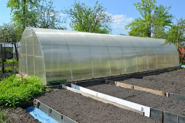 Greenhouse yePolycarbonate muchirimo