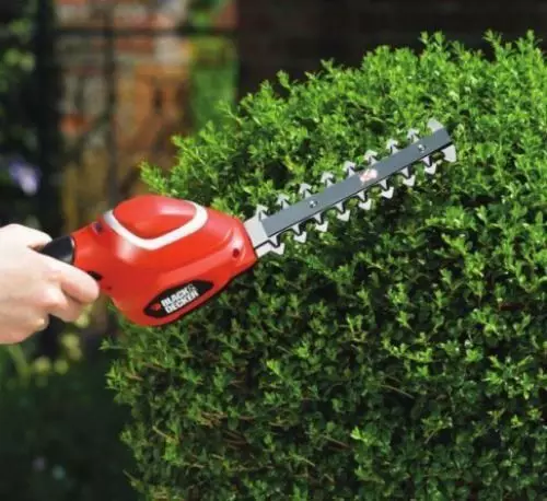 Rechargeable brush cutter