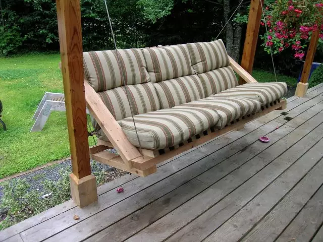 Swing from pallets