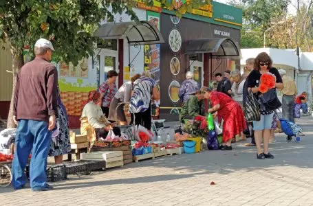 6 Modi sempliċi u ppruvati biex taqla 'l-flus fuq il-cottage tiegħek 2171_3