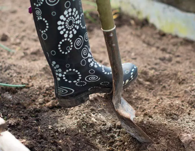 Pumping soil