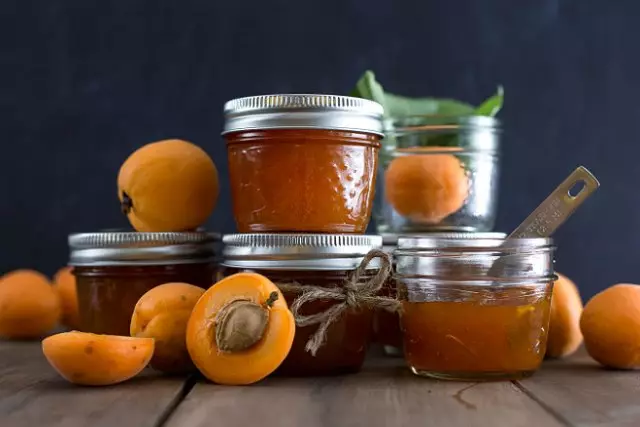 What to cook from apricots for the winter - the best home orders 3957_1