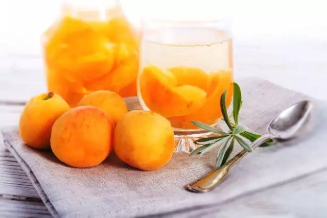 What to cook from apricots for the winter - the best home orders 3957_9