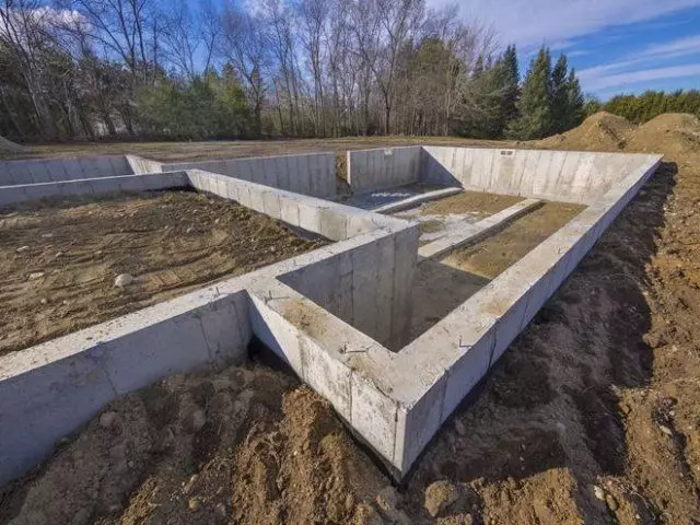 Fondazione in calcestruzzo della cinghia è adatta a quasi tutti i tipi di sollievo