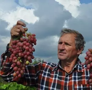 Gardener Peter Semisov.