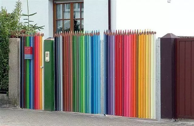 Fences fun ile kekere tutu: Awọn ẹda ati awọn ẹya ti awọn ohun elo 478_3