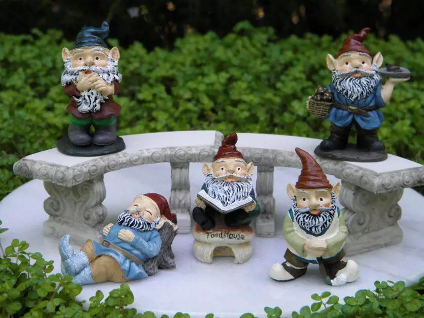 Bright garden figures: turn a plot into a fabulous world 5246_66