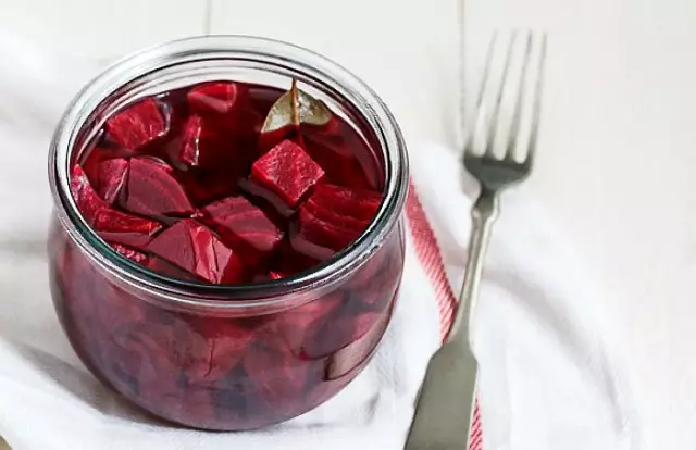 Marinated Beets for the Winter - Recipes with sterilization and bê 5417_3