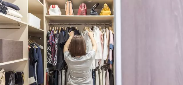 storage of things in the closet