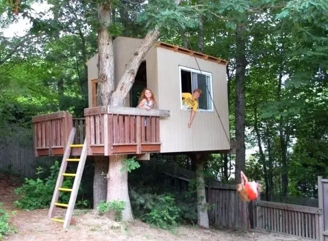 maison sur plusieurs terrains