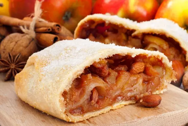 Apple strudel