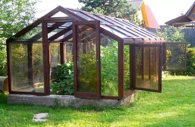 Ki jan yo chwazi yon Greenhouse ak yon Greenhouse