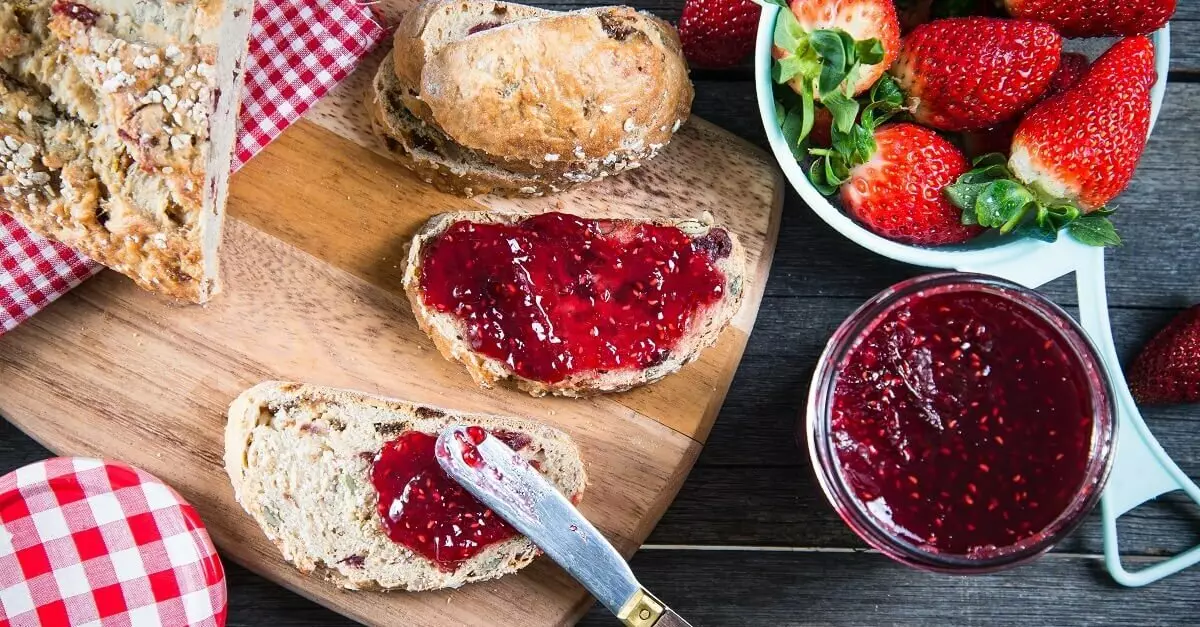 13 recettes de confiture de fraises délicieuses pour l'hiver du magazine