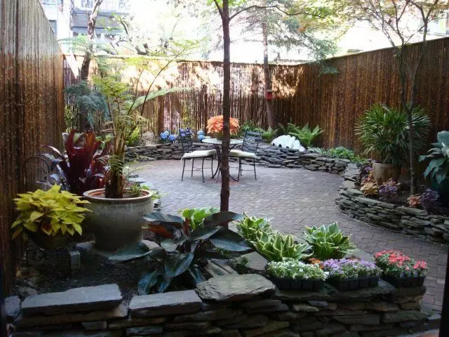 Private house's courtyard design: Create a cozy space 6388_39