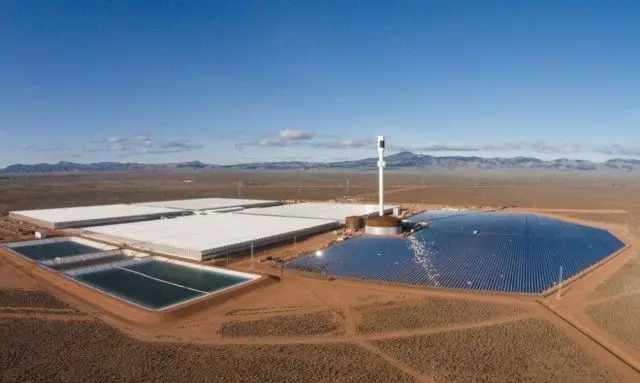 Com funciona la granja en energia solar i aigua de mar?