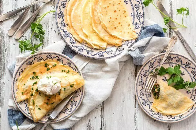 Läckra luckor för pannkakor: Populära recept med foton 7987_3