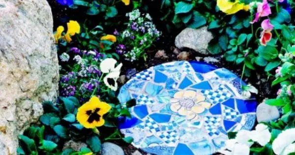 Mosaik am Gaart: Garden Dekor maachen et selwer