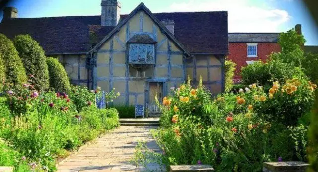 Stretford-on-avon. Nowe miejsce New Place House Museum