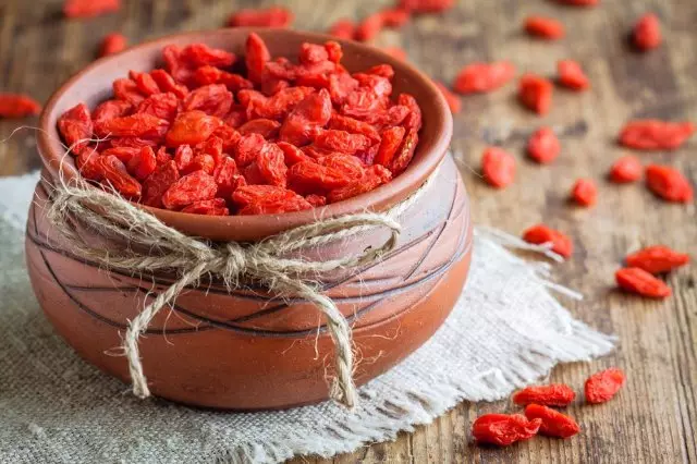 توت ها Goji به نفع آسیب رساندن به مراقبت از دست دادن